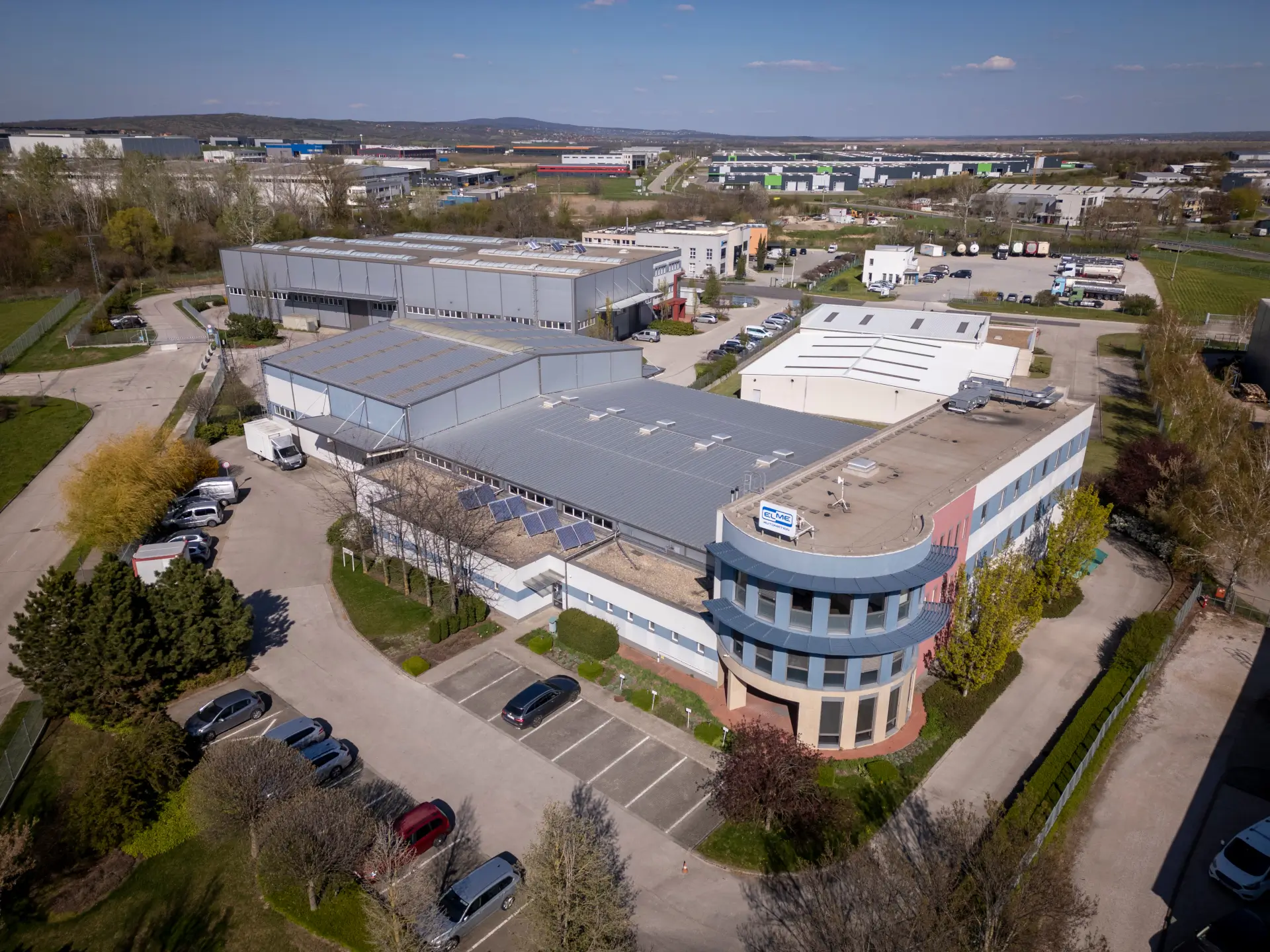 Custom Machines & Industrial Automation with robotic integration